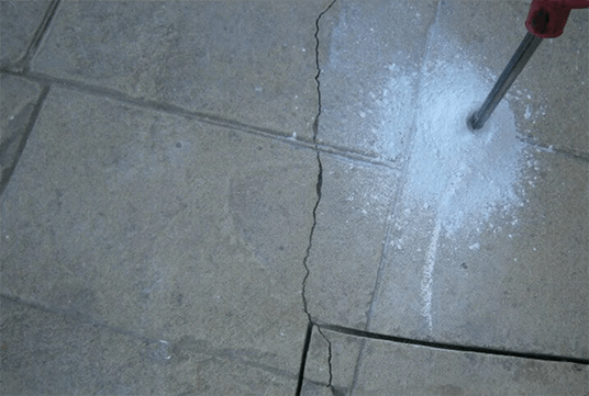 Cómo reparar fisuras en pavimentos: Guía completa