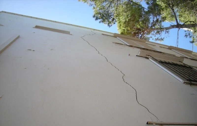 Reparar grietas fachada exterior: paso a paso